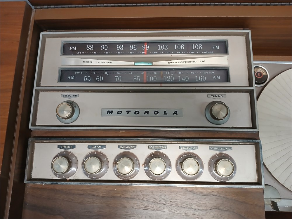 Transitional Design Online Auctions - Motorola Three Channel Stereo ...
