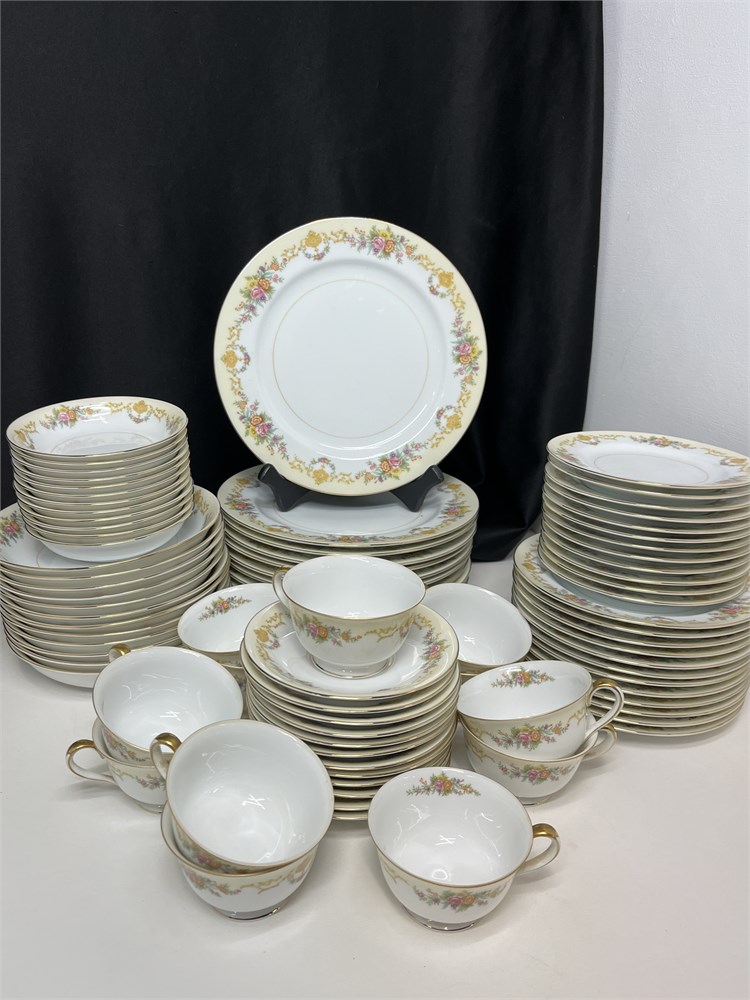 Transitional Design Online Auctions - Imperial China of Japan / Dinnerware