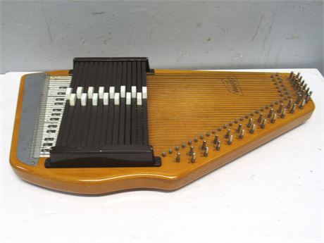 Transitional Design Online Auctions - Oscar Schmidt 15 Cord 36 String ...