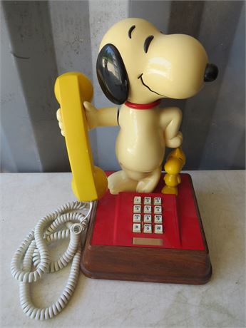 Transitional Design Online Auctions - 1976 Peanuts Snoopy and Woodstock ...