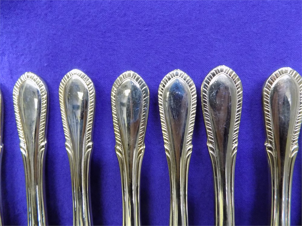 Transitional Design Online Auctions - Farberware Flatware Set