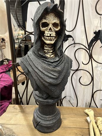 Transitional Design Online Auctions - Skeleton Bust
