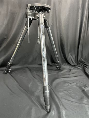 Transitional Design Online Auctions - Meade Deluxe Field Tripod