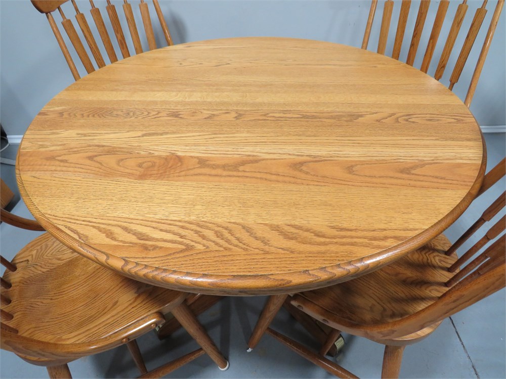 Transitional Design Online Auctions - RICHARDSON BROS. Oak Dining Set