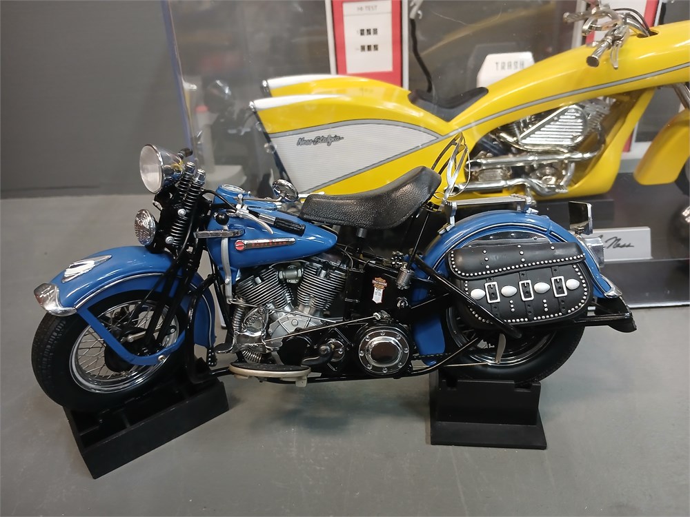 Transitional Design Online Auctions - Die-cast Model Motorcycles