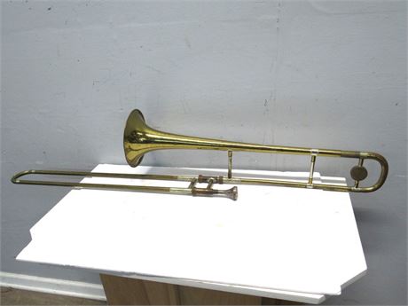 Transitional Design Online Auctions - Besson 2-20 Tenor Trombone ...