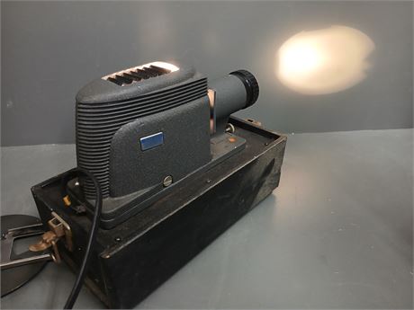 Transitional Design Online Auctions - Argus 200 Slide Projector / 1949-1957