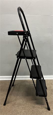 Transitional Design Online Auctions - Rubbermaid Step Stool