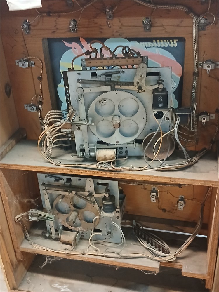 Transitional Design Online Auctions - 1947 Tornado "Williams" Pinball ...