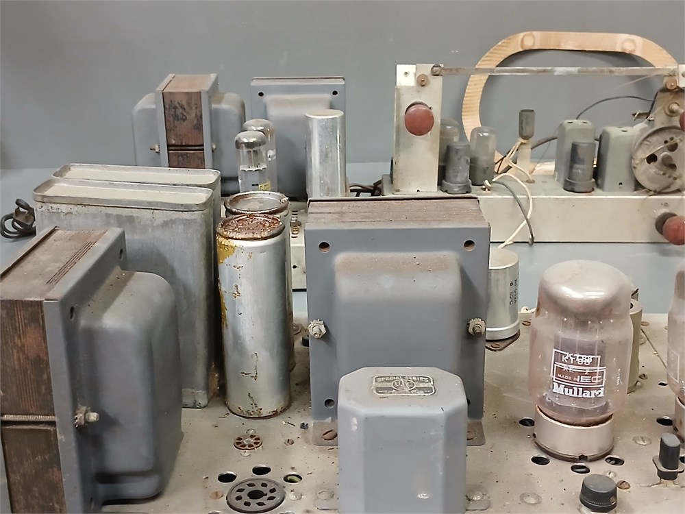 Transitional Design Online Auctions - Tube-based radio chassis or tuners