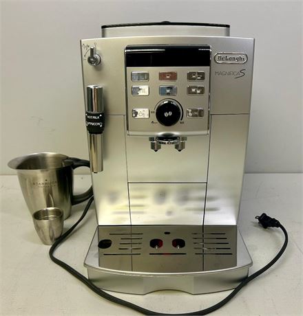Transitional Design Online Auctions - DeLonghi Magnifica Automated ...