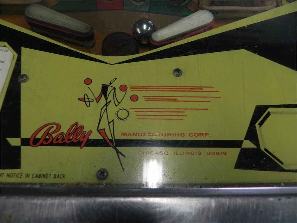 Transitional Design Online Auctions - Little Joe Pinball Machine / 1972