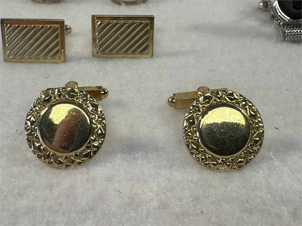 Transitional Design Online Auctions - Vintage Cuff Links-Victoria ...