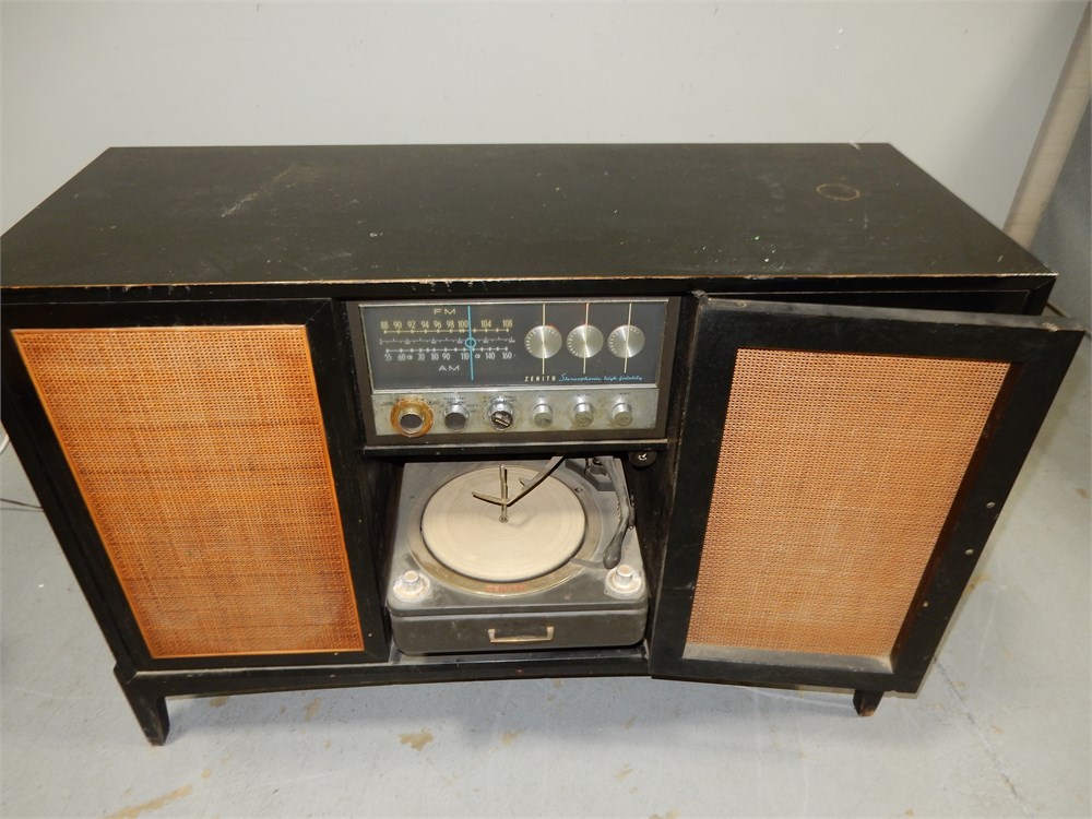 Transitional Design Online Auctions - 1958 Zenith Console
