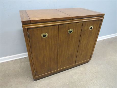 Transitional Design Online Auctions - DREXEL 'Passage' Buffet Server