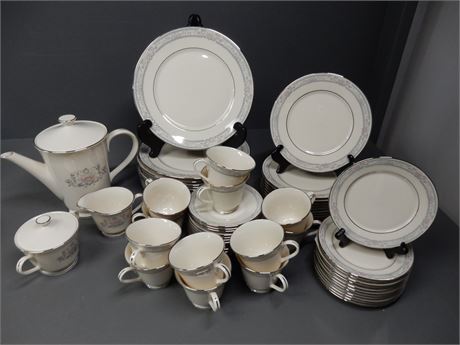 Transitional Design Online Auctions - Lenox Charleston Cosmopolitan ...