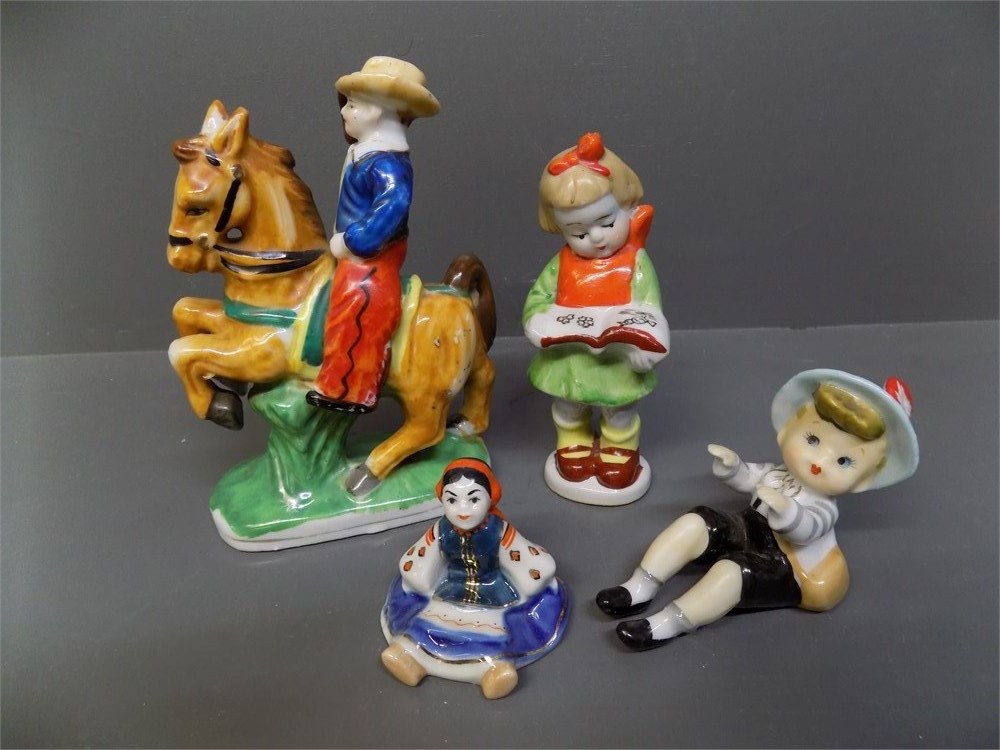 Transitional Design Online Auctions - Japanese Porcelain Figurine ...