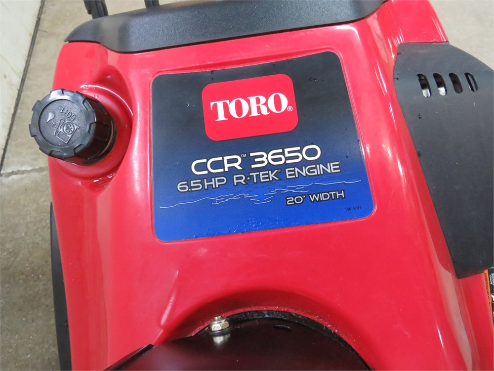 Transitional Design Online Auctions - TORO CCR3650 Snowblower