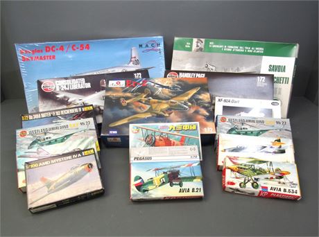 Transitional Design Online Auctions - 16 Model Airplane/Helicopter Kits ...