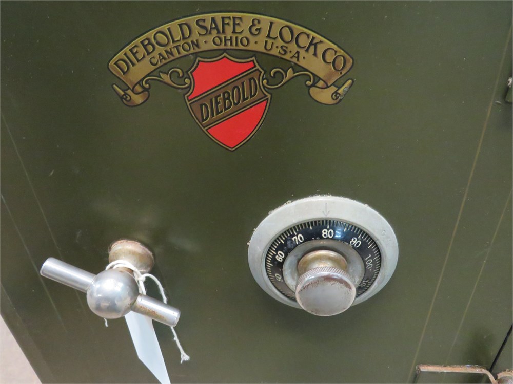Transitional Design Online Auctions - DIEBOLD Floor Safe