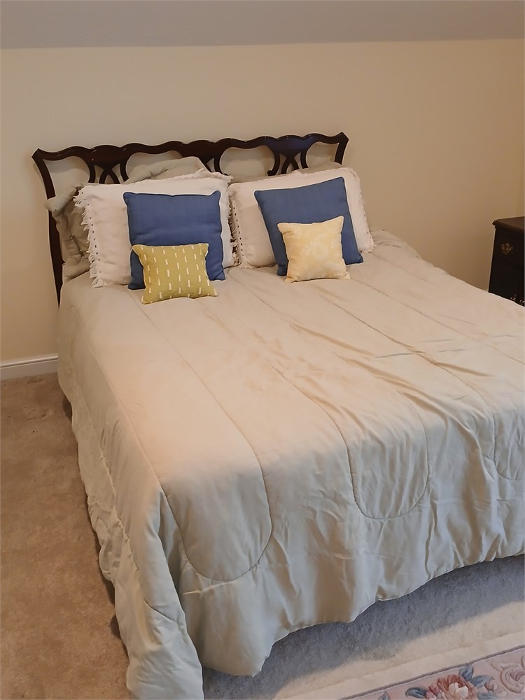 Transitional Design Online Auctions - Drexel Queen Bed