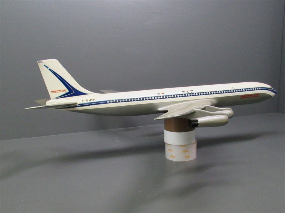 Transitional Design Online Auctions - 1959 Boeing 707 Model Airplane ...