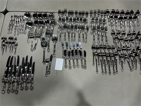 Transitional Design Online Auctions - Flatware Set / Oneida / Community ...