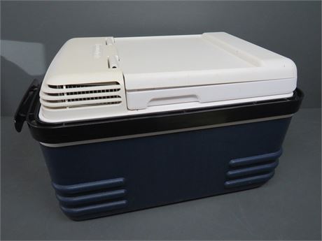 Transitional Design Online Auctions - IGLOO KoolMate Plentikool ...