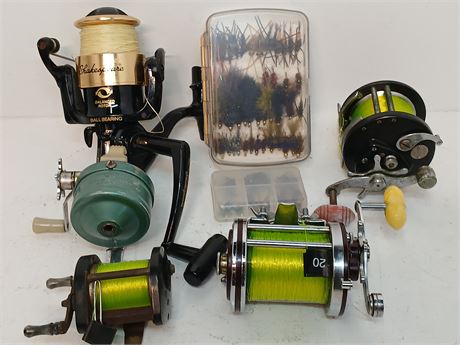 Transitional Design Online Auctions - Vintage Fishing Reels and Supplies