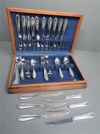 Transitional Design Online Auctions - WM ROGERS Stainless Flatware Set