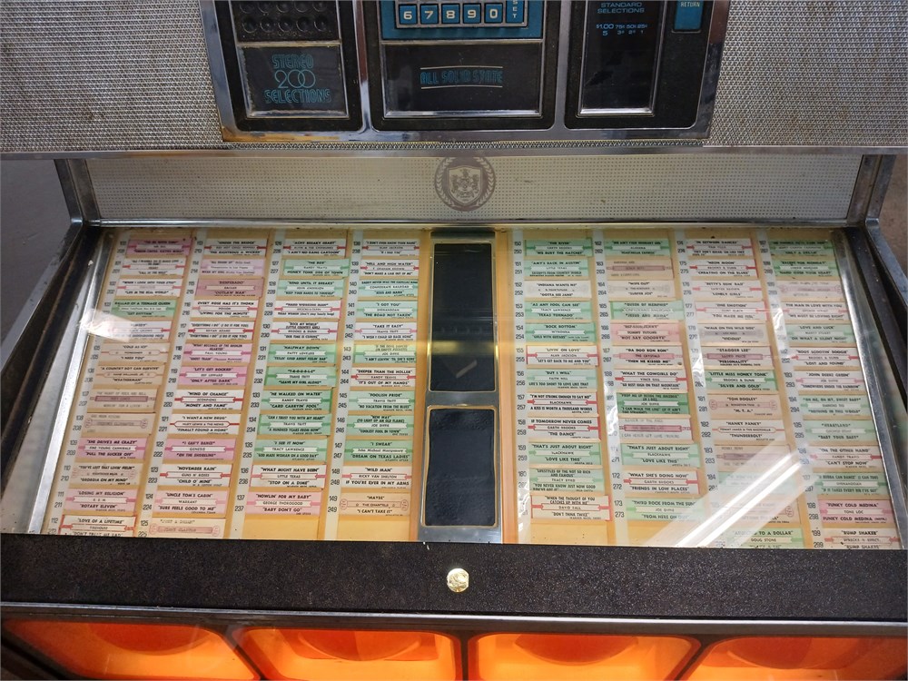 Transitional Design Online Auctions - Rowe AMI R-81 jukebox.