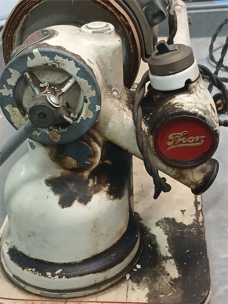 Transitional Design Online Auctions - Thor Model 10 Rotary Iron