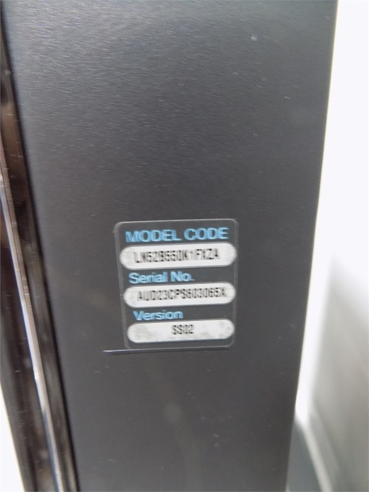 Transitional Design Online Auctions - Samsung LN52B550K1FXZA TV