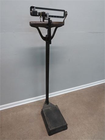 Transitional Design Online Auctions - Detecto-Medic Physician's Scale