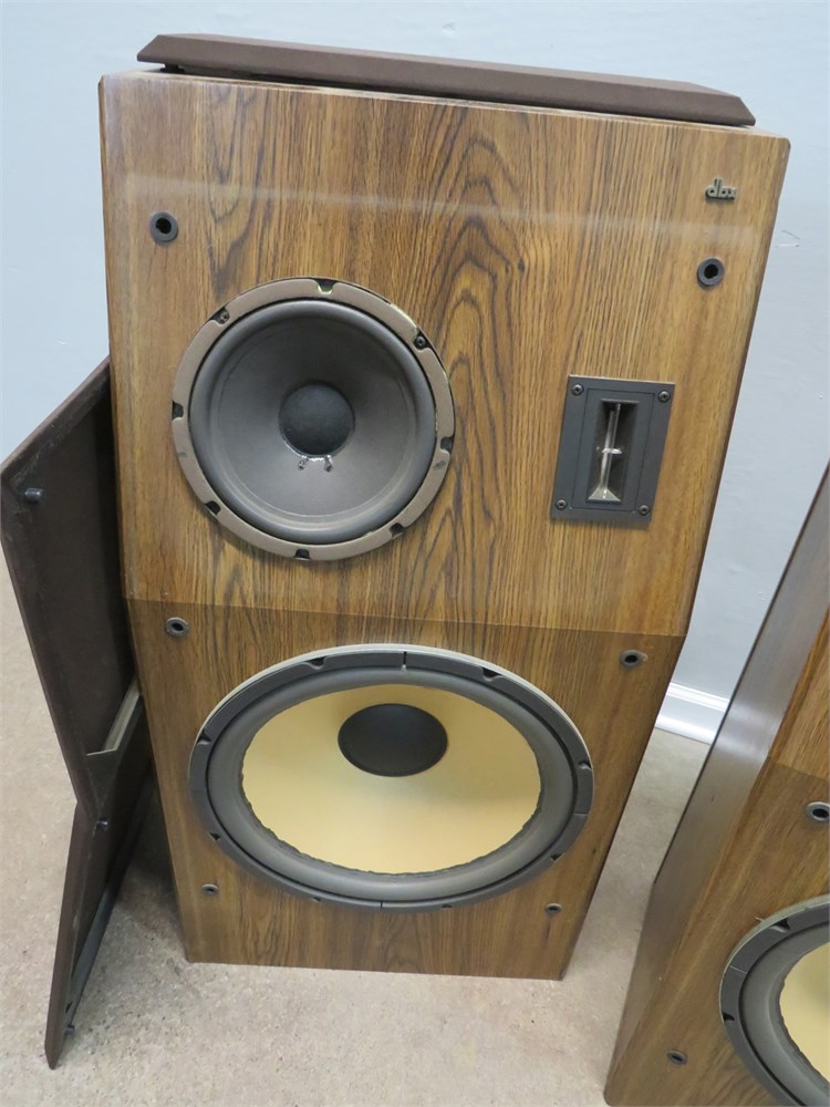 Transitional Design Online Auctions - DBX Soundfield V 5-Way Floor Speakers