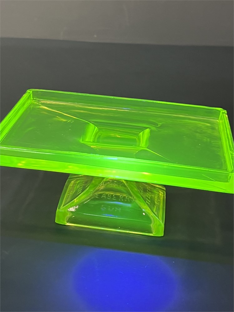Transitional Design Online Auctions - Uranium Glass / 2