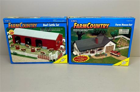 Transitional Design Online Auctions - ERTL Farm House & Beef Cattle Sets