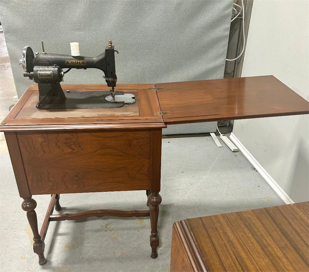 Transitional Design Online Auctions - Antique White Rotary Sewing ...