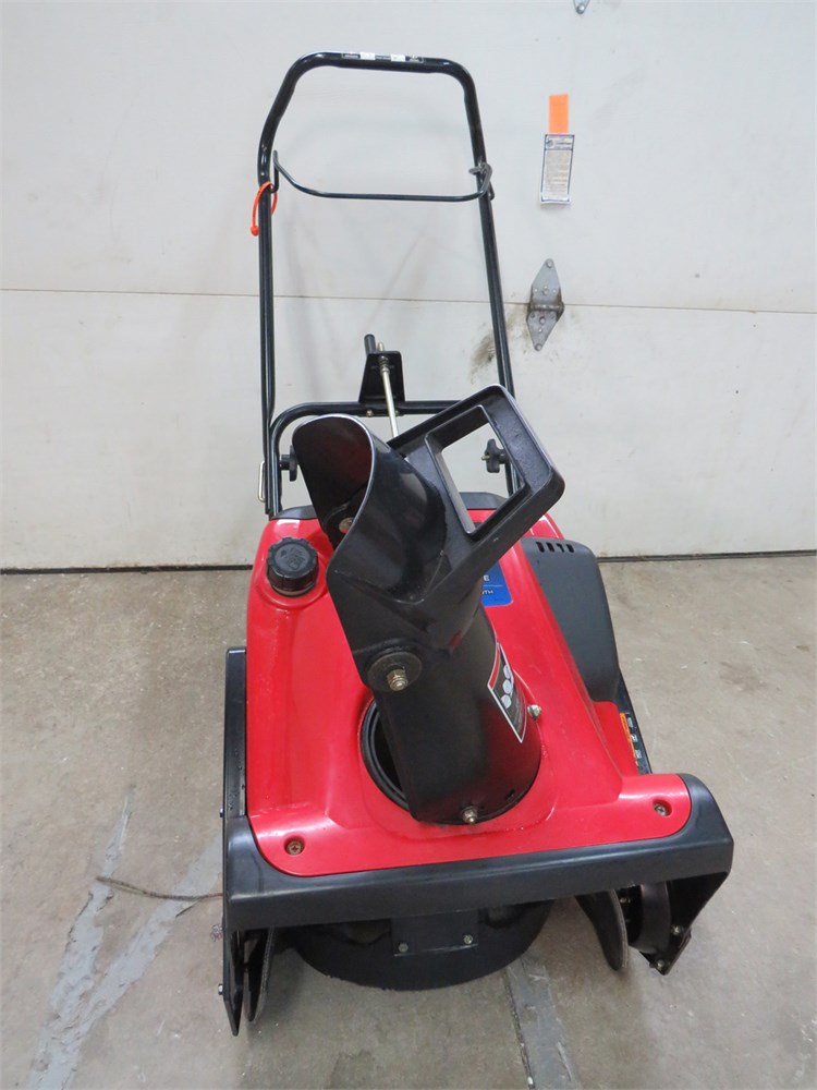 Transitional Design Online Auctions - TORO CCR3650 Snowblower