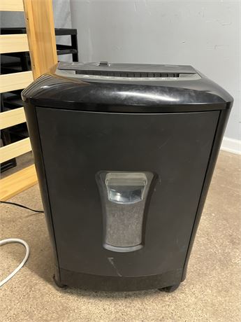 Transitional Design Online Auctions - Office Max Paper Shredder