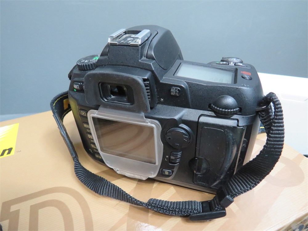 Transitional Design Online Auctions - NIKON D70S Digital SLR Camera w ...