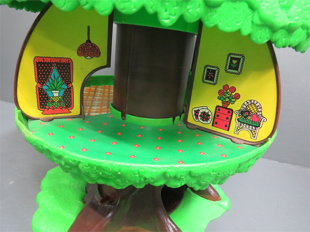 Transitional Design Online Auctions - 1975 Kenner Tree Tots Family Tree ...