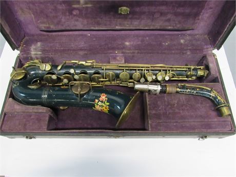 Transitional Design Online Auctions - Painted Alto Saxophone with Case ...