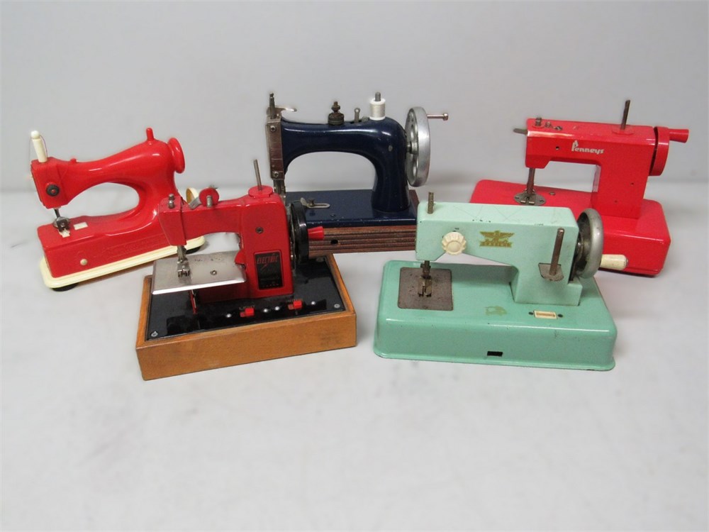 Transitional Design Online Auctions - 5 Toy Sewing Machines - Penney's ...