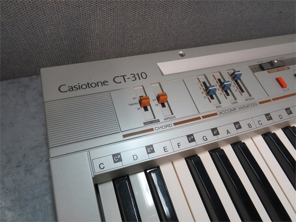 Transitional Design Online Auctions - CASIO Casiotone CT-310 Electronic ...