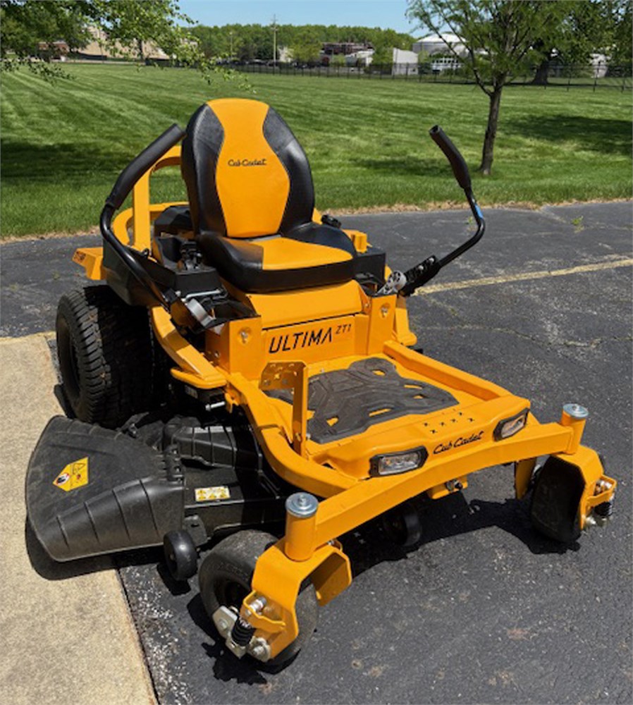 Transitional Design Online Auctions - CUB CADET Ultima Series ZT1 54 ...