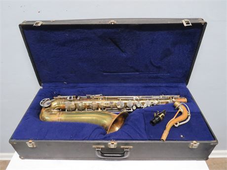 Transitional Design Online Auctions - KING 615 Tenor Saxophone