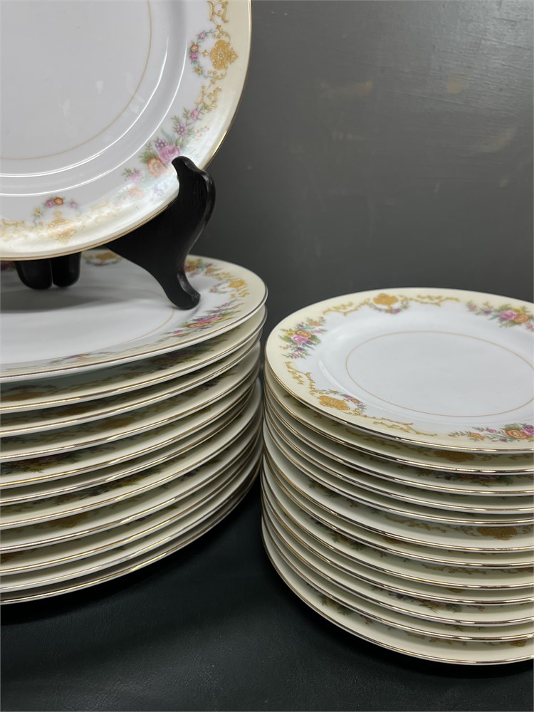 Transitional Design Online Auctions - Imperial China of Japan / Dinnerware