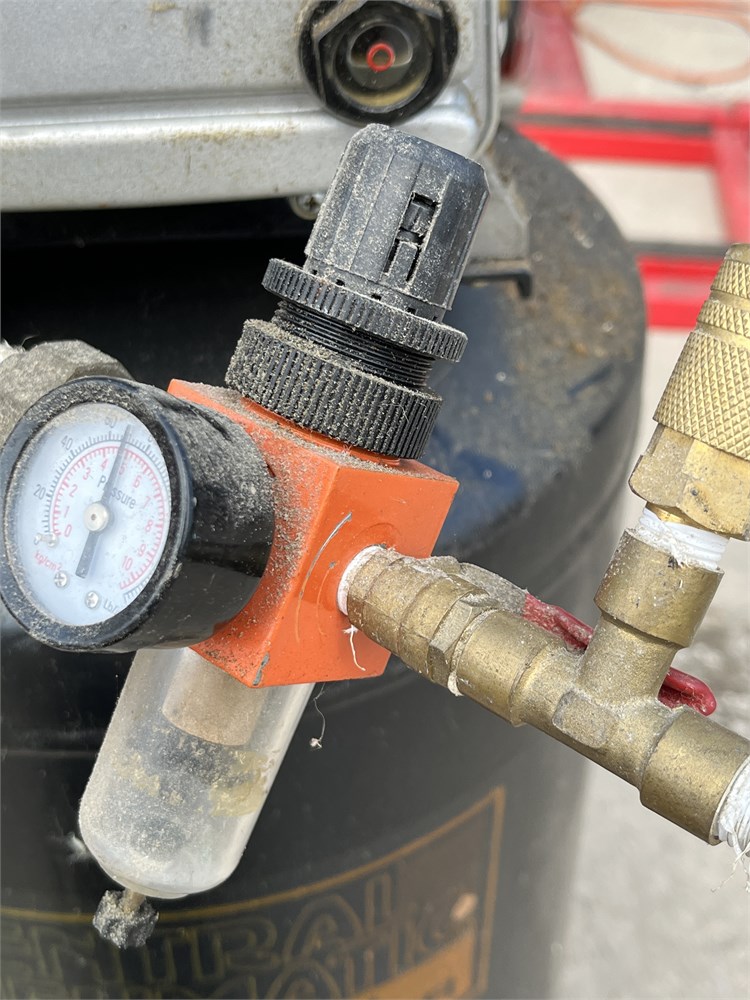 Transitional Design Online Auctions - Air Compressor / 21 Gallon