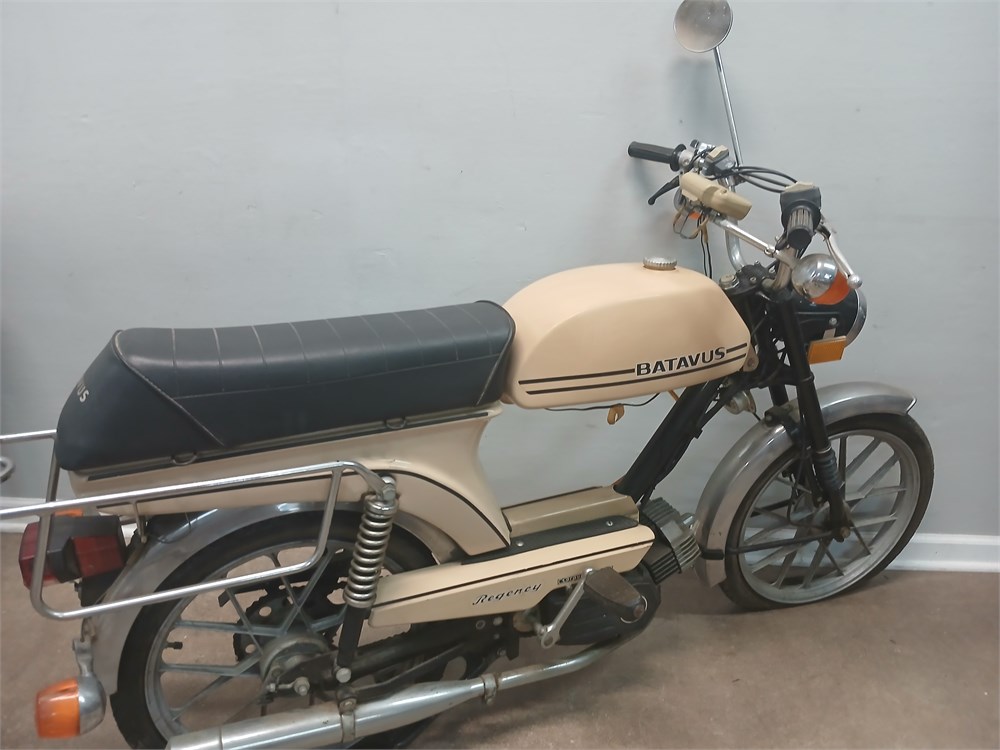 Transitional Design Online Auctions - Batavus Regency Moped / Motorcycle